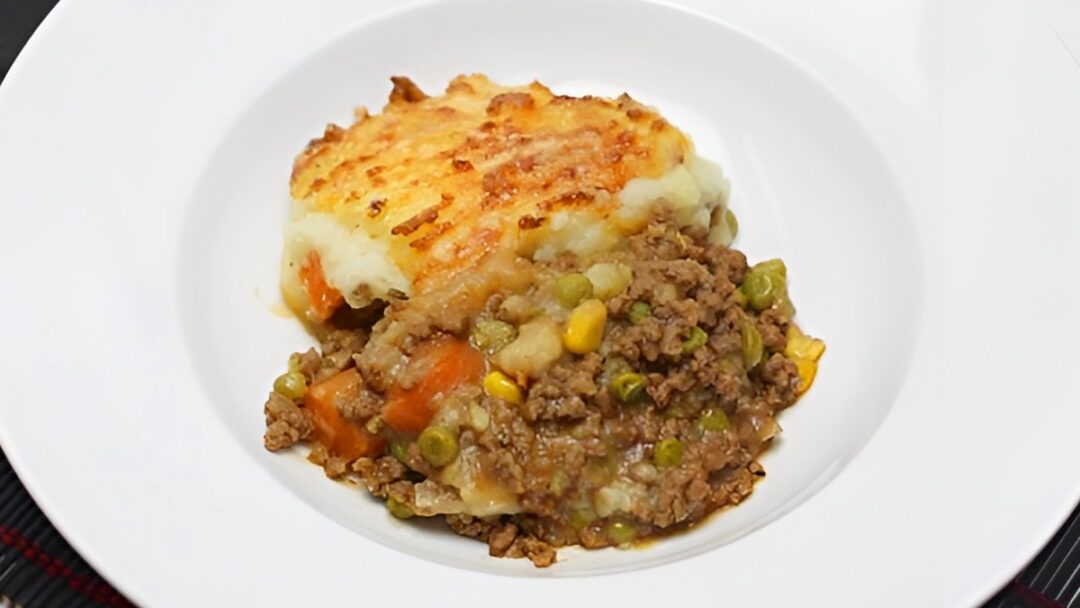 Traditional Cottage Pie Recipe - a classic British dish for the family