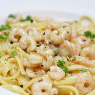 Creamy Prawn Linguine -a rich creamy garlic prawn pasta recipe