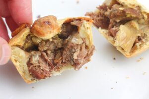Mini Steak and Guinness Pies - with soft and tender steak 😄