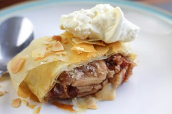Mini Apple Strudels - German style Apfelstrudel with Filo pastry
